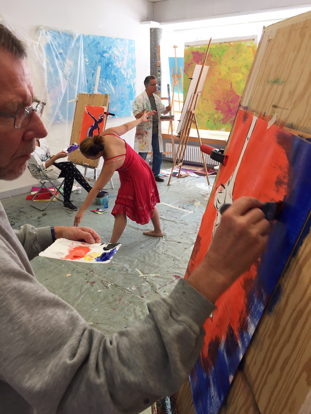 Figuratives Zeichnen nach Model Proportion, Beweglichkeit und Farbe ...